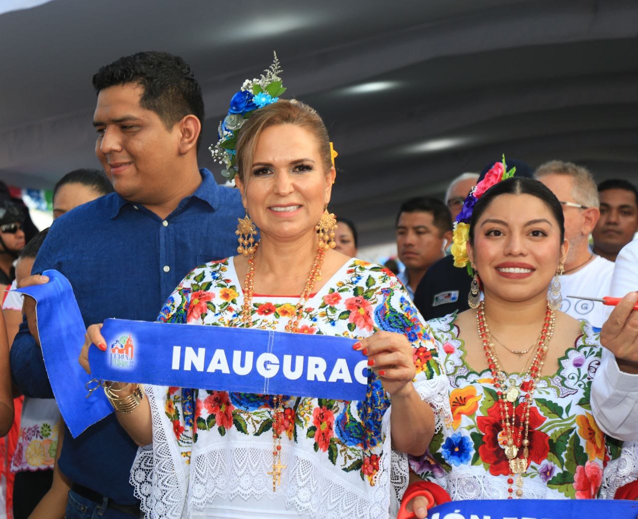 FERIA DEL CARMEN 2023: INAUGURA LILI CAMPOS TRADICIONAL FIESTA | Jaime ...