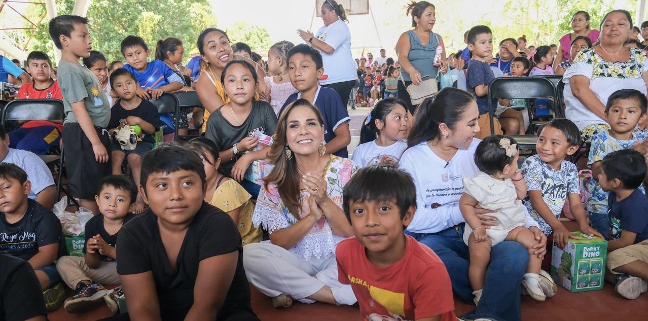 MARA LEZAMA FESTEJA A LOS NIÑOS DE LA ZONA MAYA DE QUINTANA ROO | Jaime ...