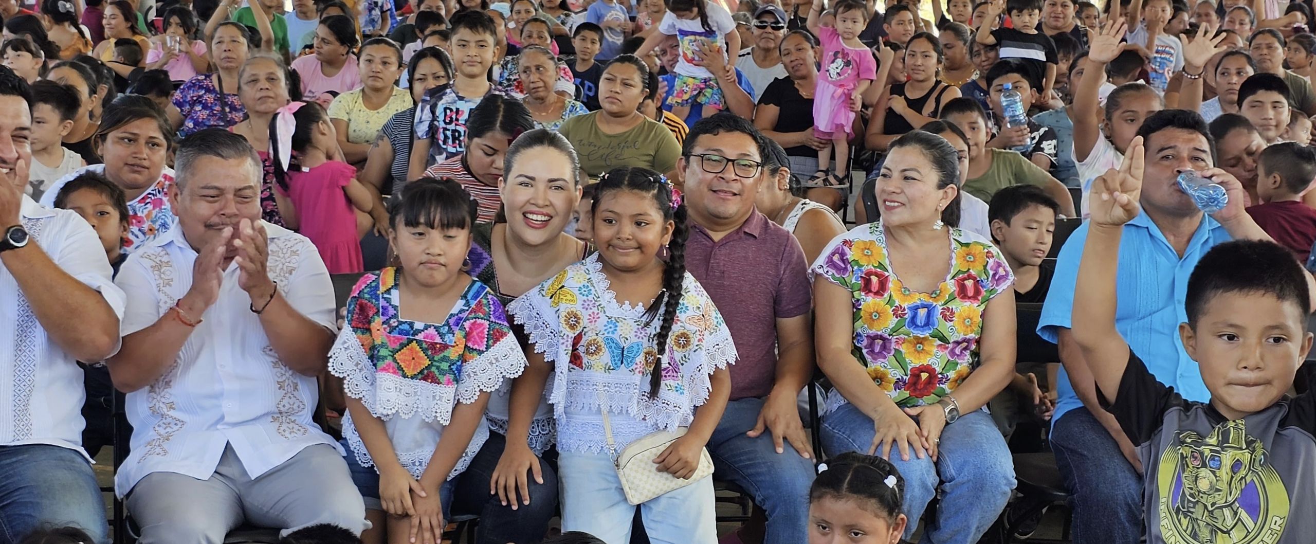 CONVIVE ANAHÍ GONZÁLEZ CON NIÑAS EN ZONA MAYA DE QUINTANA ROO | Jaime ...