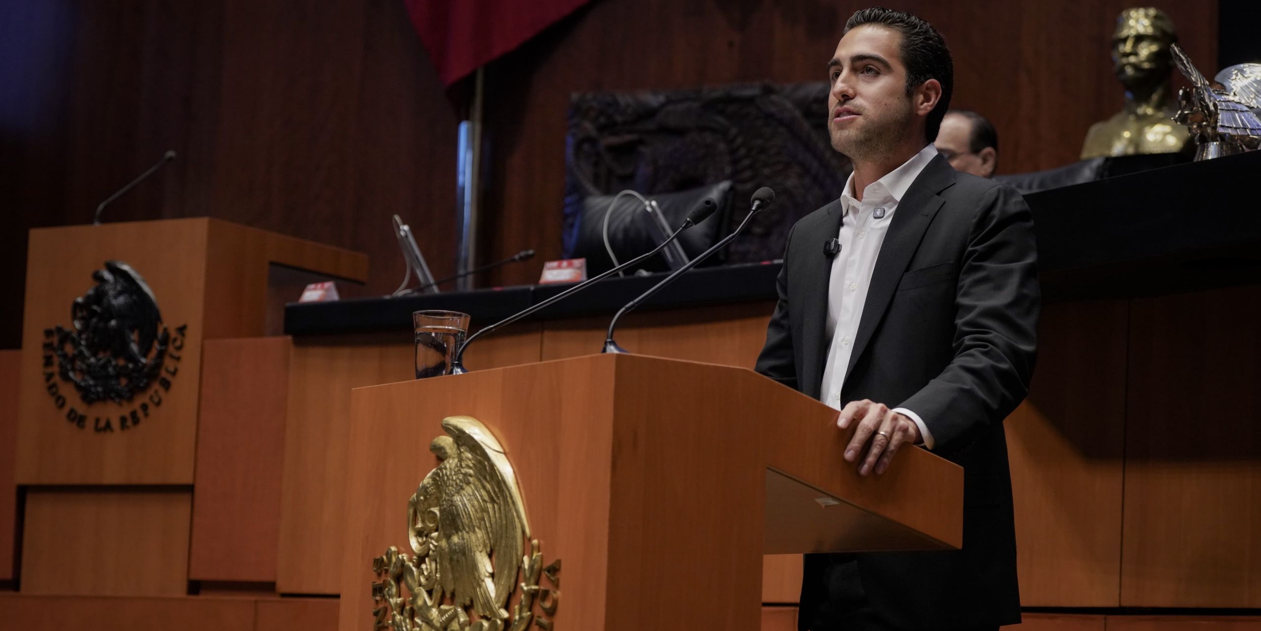 GINO SEGURA HONRA 51 AÑOS DE QUINTANA ROO COMO ESTADO , DESDE EL SENADO ...